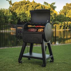 Louisiana Grills® 800 Black Label Series Pellet Grill at Menards®
