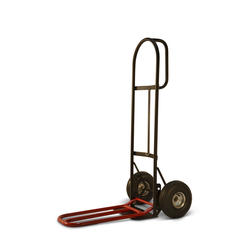Milwaukee D-Handle Hand Truck - 800 lb Capacity at Menards®