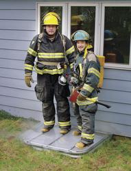 St. Paul Corrugating Square Safe-T-View 47" W x 38" Projection ...