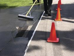 SealBest® 800 Fast-Drying Blacktop Driveway Sealer & Filler - 4.75 gal ...