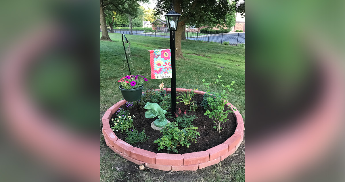 Post Light Flower Bed Ring - Project by Kent at Menards®