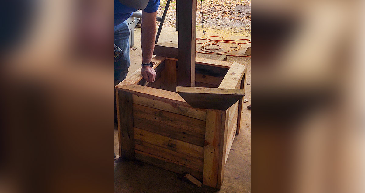 Flower Bed Post Light - Project by Darin at Menards®