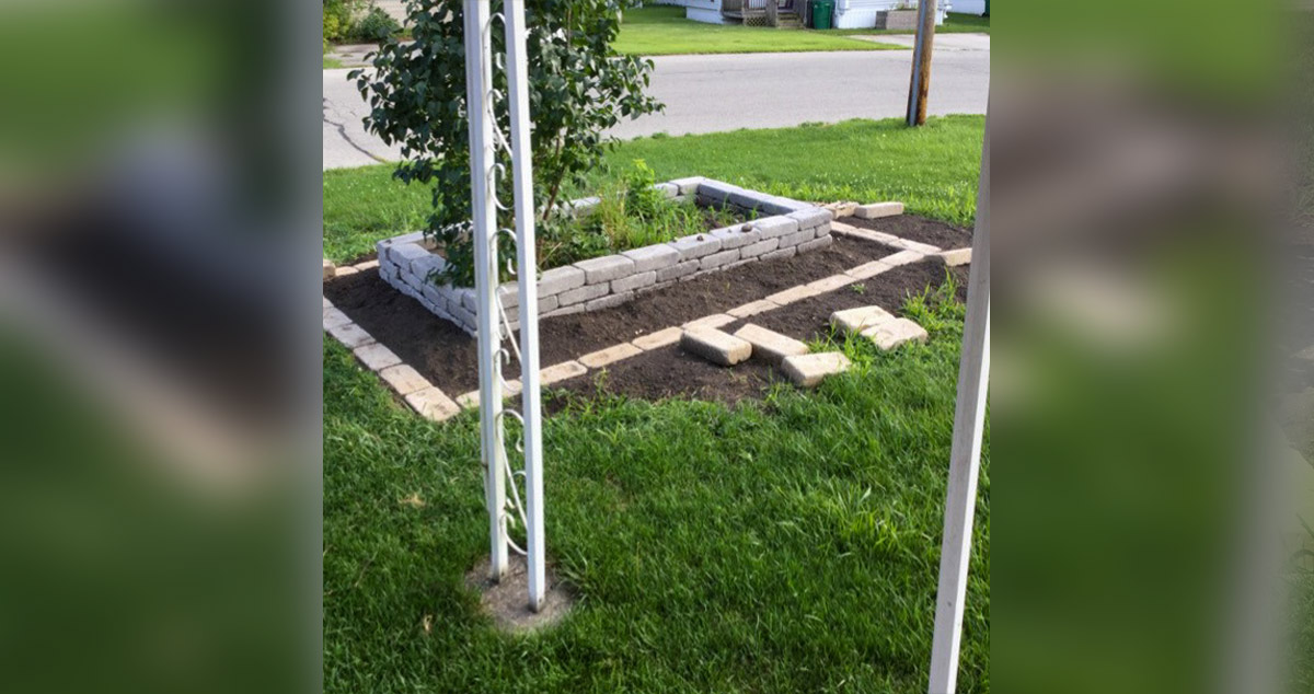 Yard Planter - Project by Kimberly at Menards®